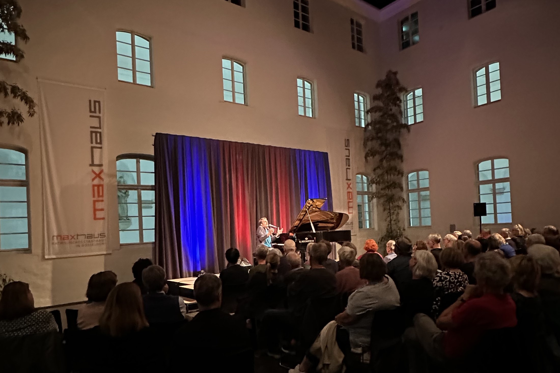 Maxhaus - DÜSSELDORF FESTIVAL